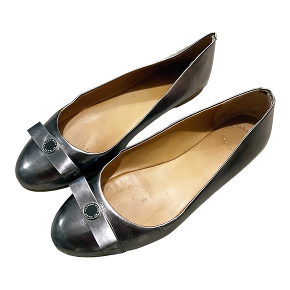 Marc Jacobs | Shoes | Marc Jacobs Roundtoe Metallic Leather Flats Size ...